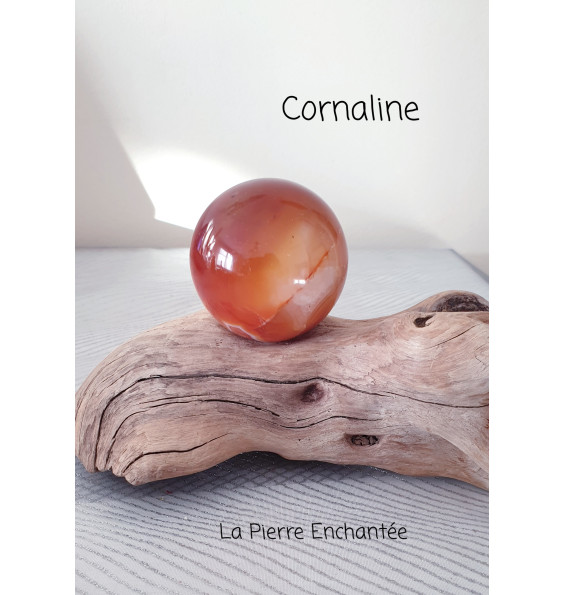 Cornaline sphère de Madagascar.